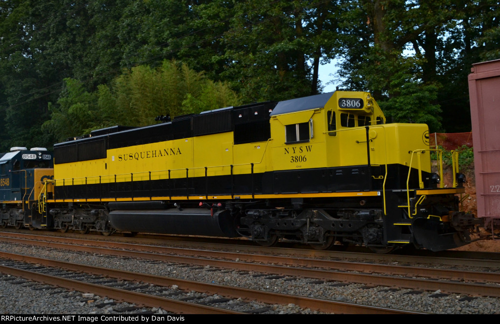 Brand New NYSW SD60 3806 on Q410-06